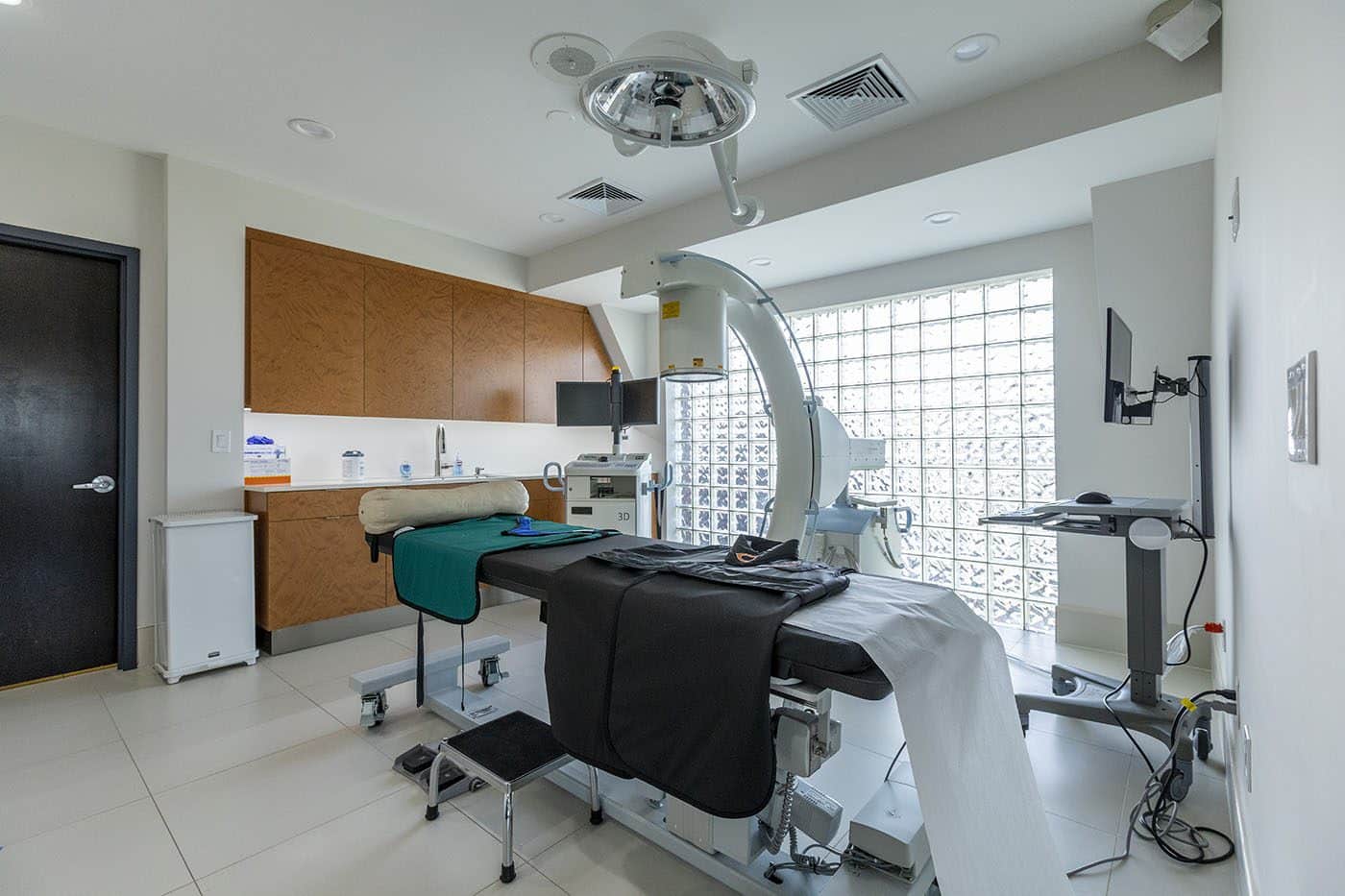 iOrtho - The Orthopedic Institute | Staten Island, NYC & NJ
